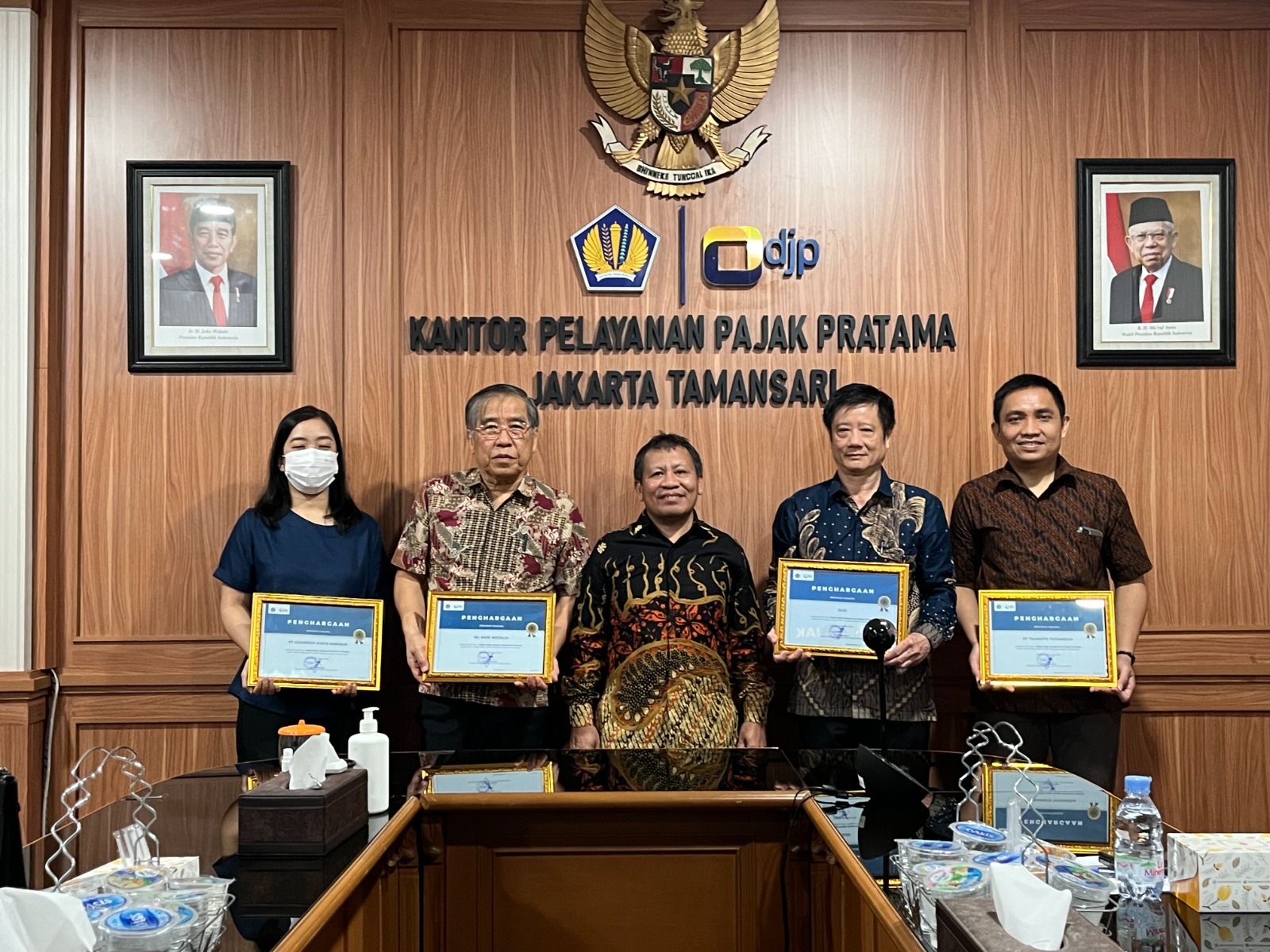 KPP Tamansari Berikan Penghargaan kepada Wajib Pajak | Direktorat ...